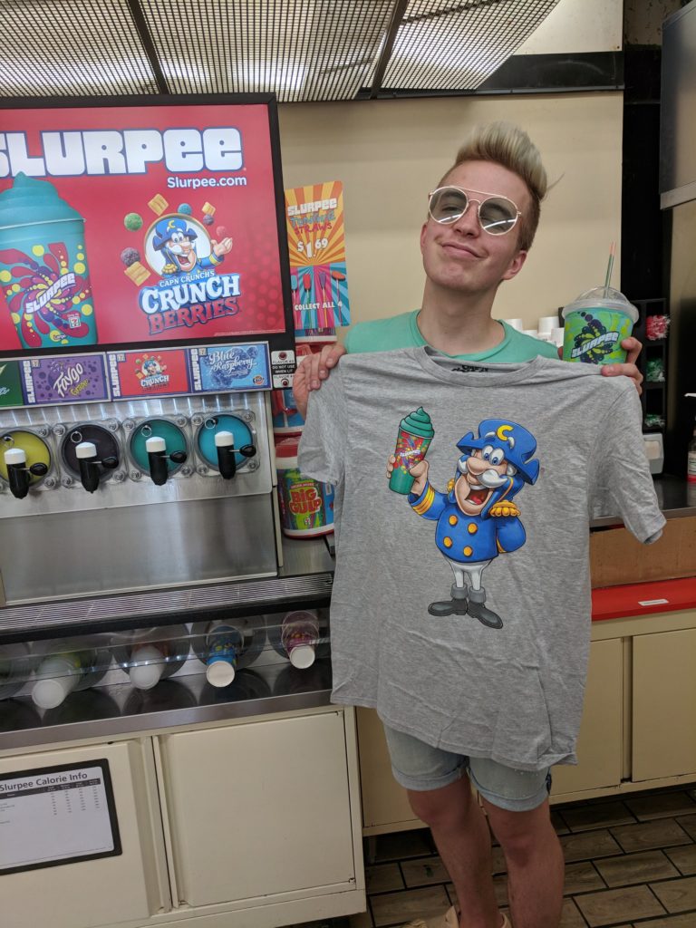 7-Eleven Cap'n Crunch's Crunch Berry Slurpee REVIEW!